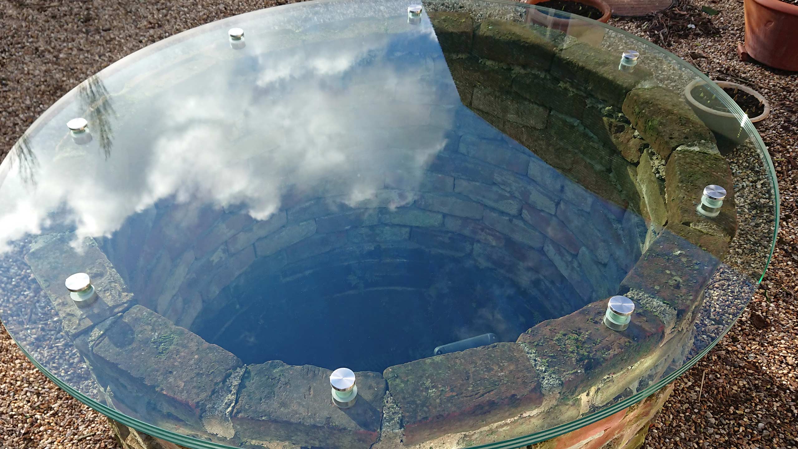 Well Top Glass Norfolk | Architrectural Glass Suffolk